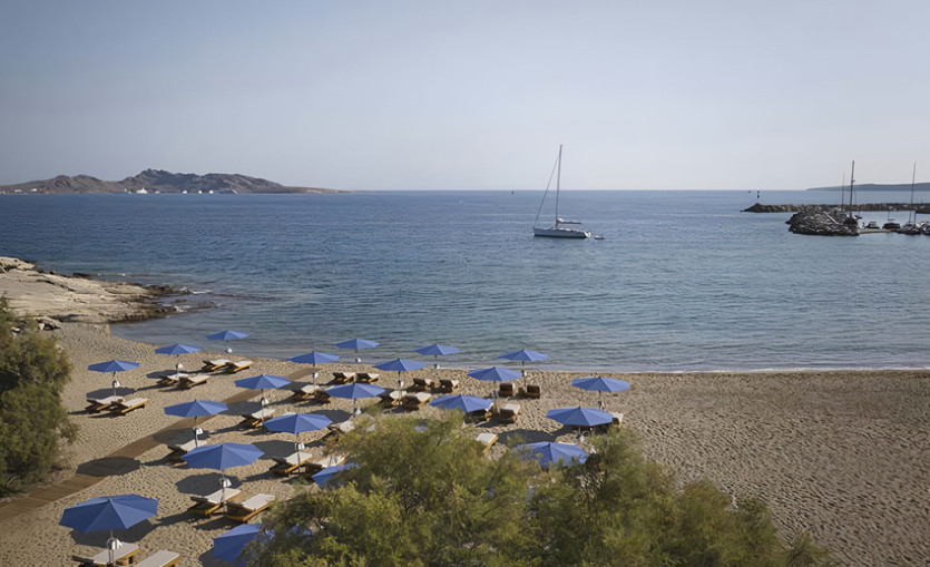 Relax on Piperi Beach